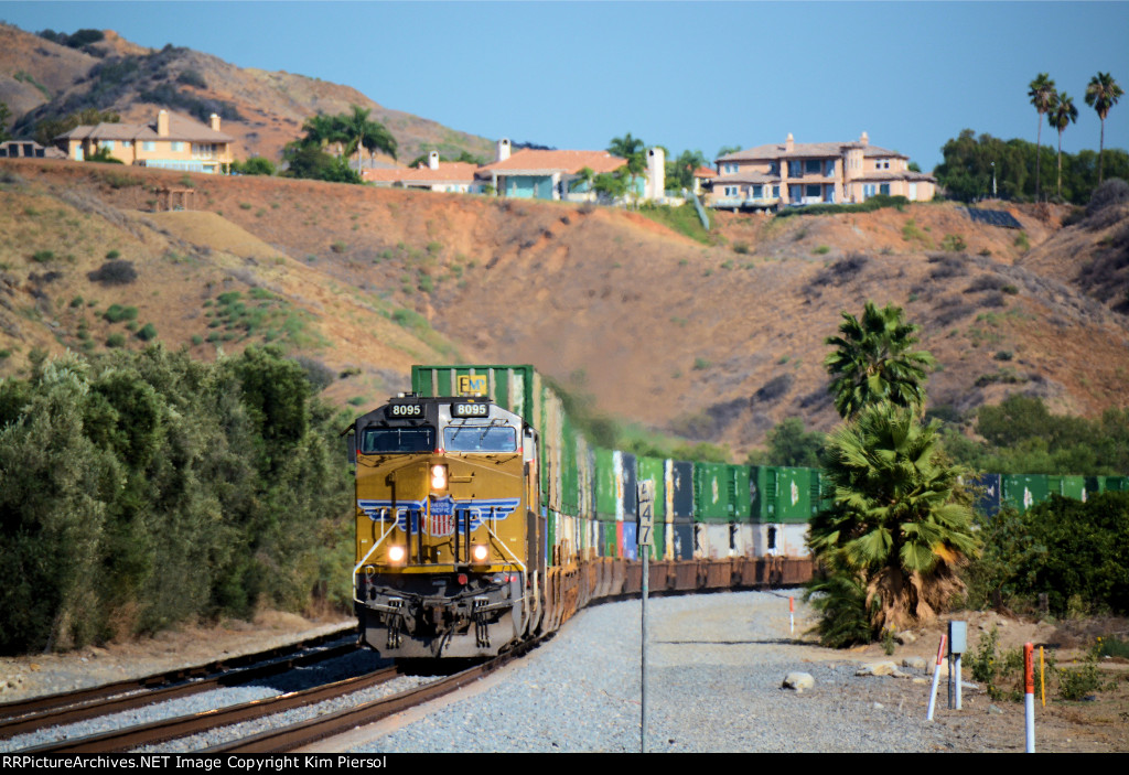 UP 8095 WB Stack Train on Beaumont Hill